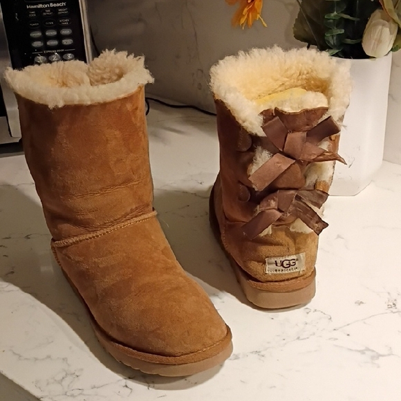 UGG | Shoes | Ugg Bows Short Boots Women | Poshmark